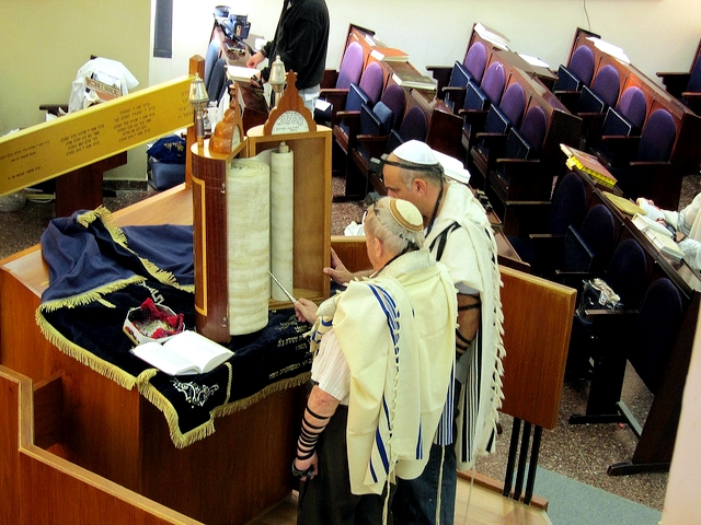 Re'eh: The Steps on the Path of Blessing | Messianic Bible