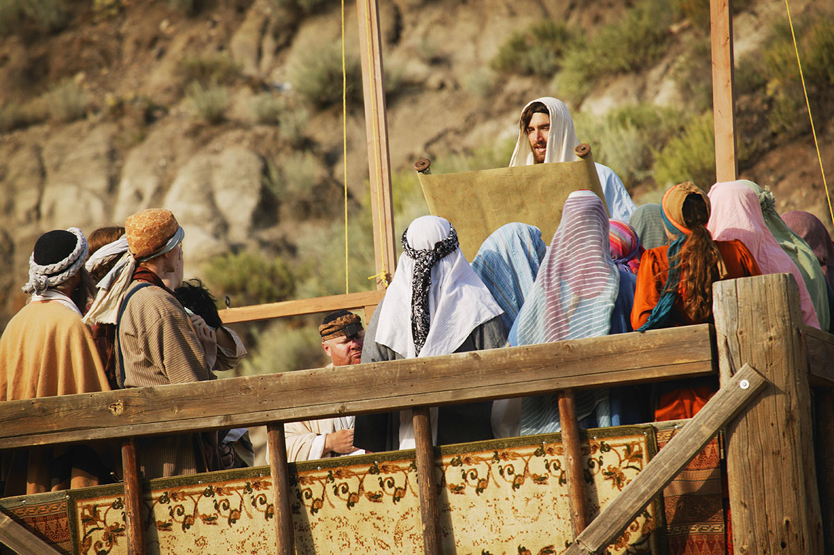 Discover Yeshua as the Shamash, Servant of the World | Messianic Bible