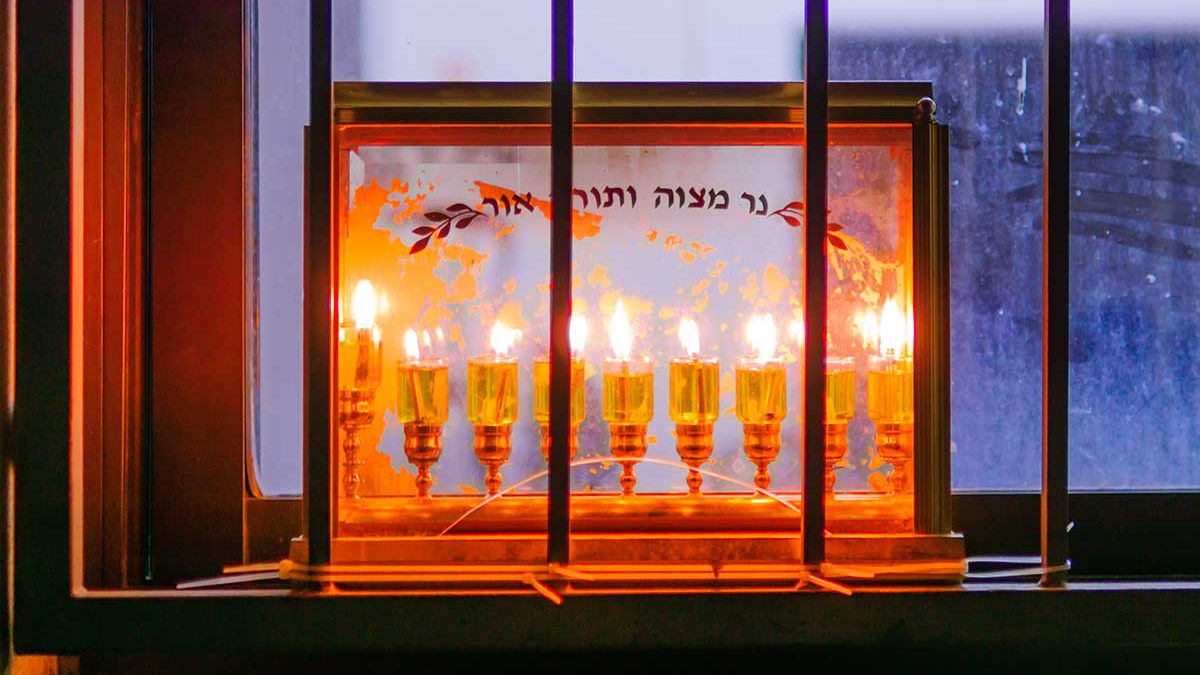 Discover Yeshua as the Shamash, Servant of the World | Messianic Bible